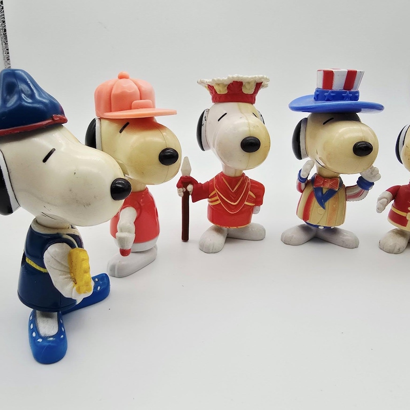 Snoopy Set Figurines - Etsy UK