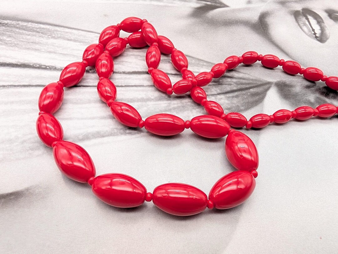 Vintage Red Glass Necklace, Christmas Necklace. 1970s Jewellery - Etsy