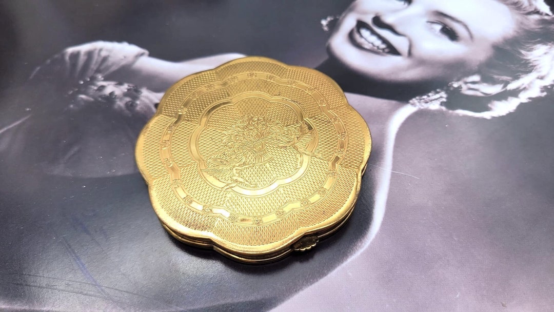 Vintage Stratton Compact 1950s Vintage Collectible Compact Powder, Gold ...
