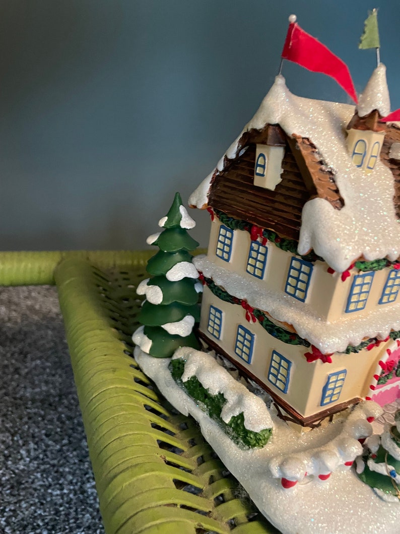 2003 Hawthorne Village Santa and Mrs. Claus Castle Rudolph's Christmas ...