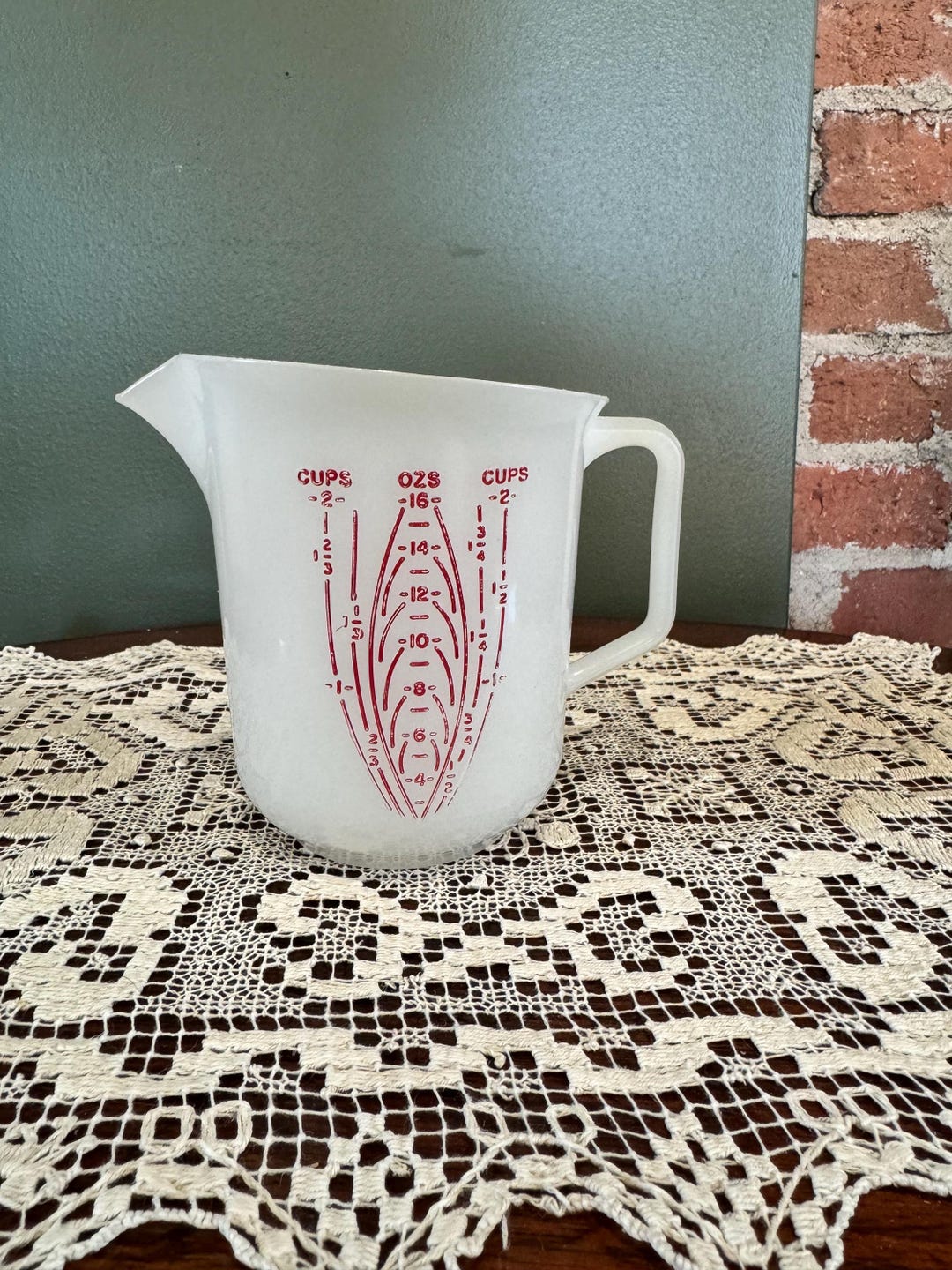 Vintage Tupperware Measuring Cup | 2 Cup Capacity - Etsy