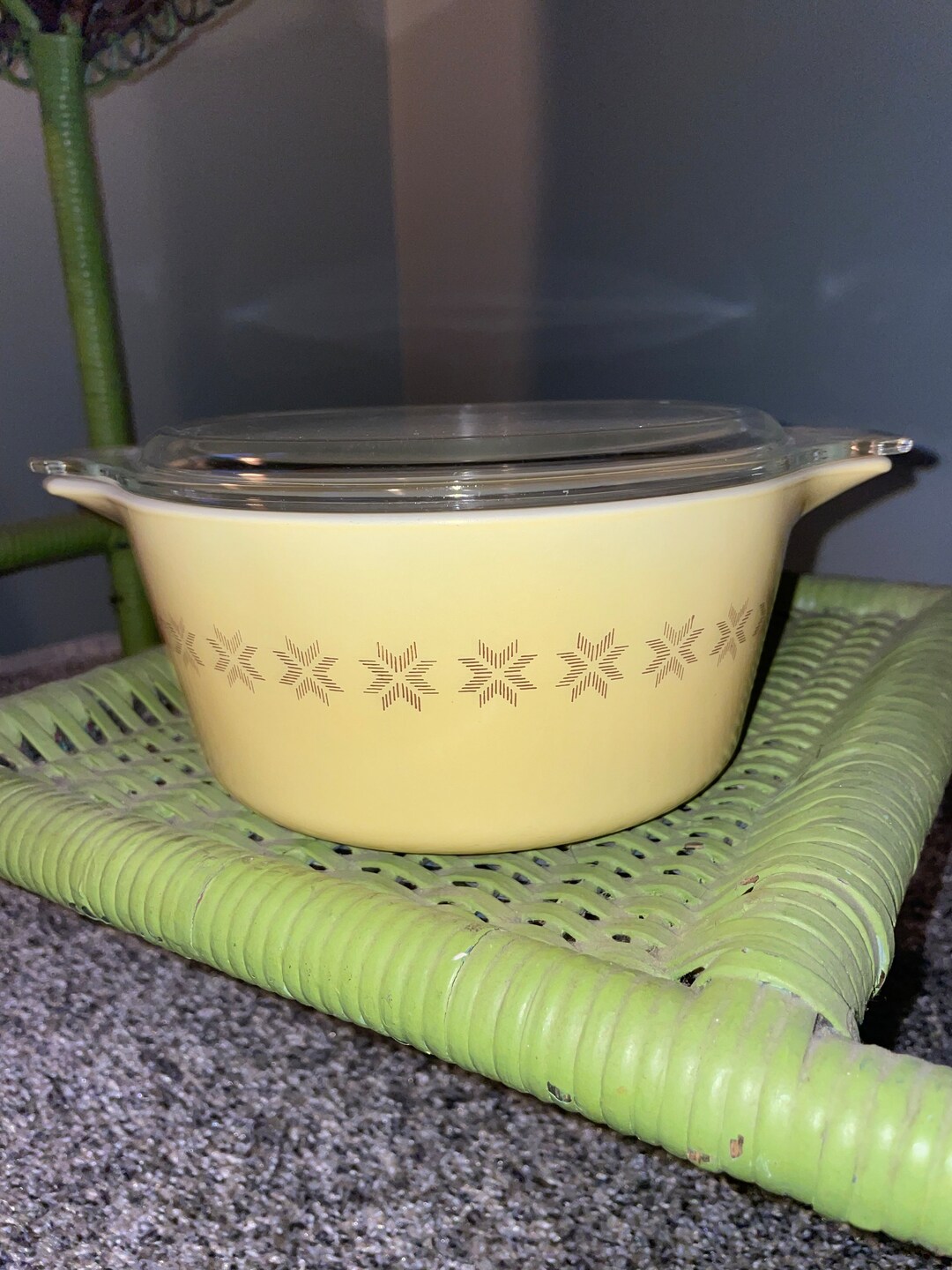 Pyrex Yellow Star Cross Stitch Snowflake 472 1 1/2 Pt Casserole Dish ...