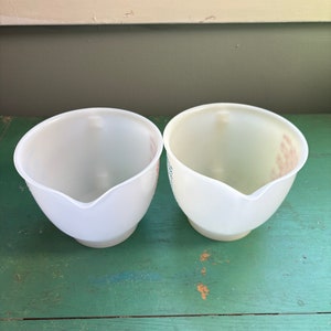 Set of 2 Vintage White Mix-n-store Tupperware Measuring Cups - Etsy