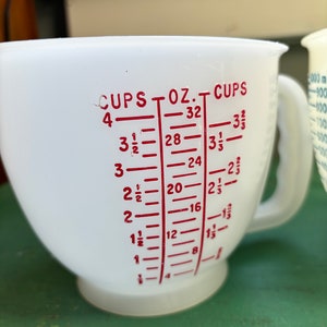 Set of 2 Vintage White Mix-n-store Tupperware Measuring Cups - Etsy