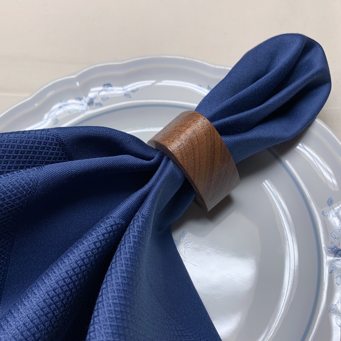 Walnut Napkin Rings, Reuleaux Triangle, Set of 4 - Etsy