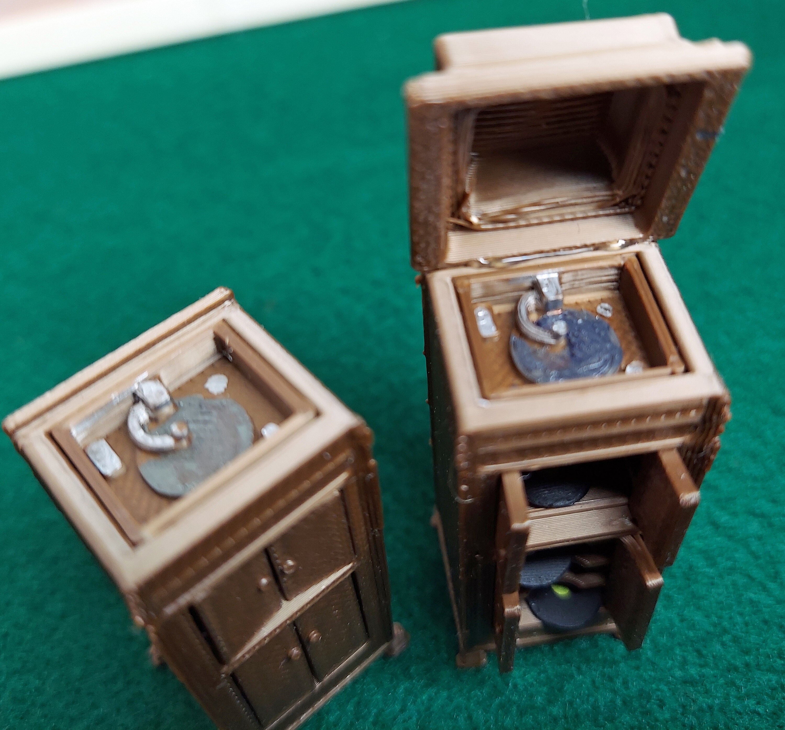 1:24 Scale (half Scale) 1920s Victrola Record Player With Cabinet Doors ...