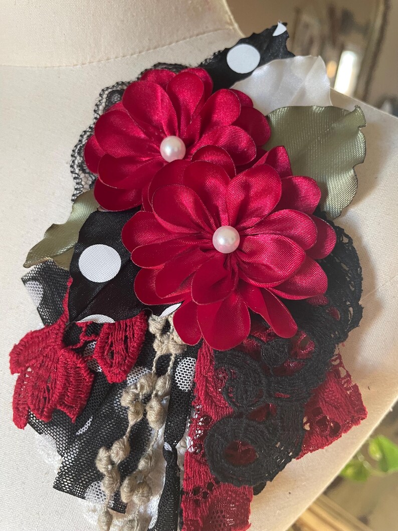 New Smaller Vintage Flower Pin/brooch. - Etsy