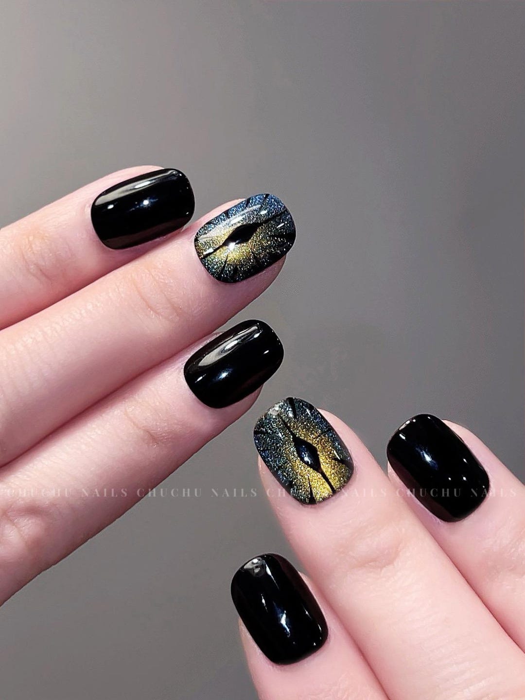 Python Chamber | Halloween Spooky Press on Nail | Blue Green Cateye ...