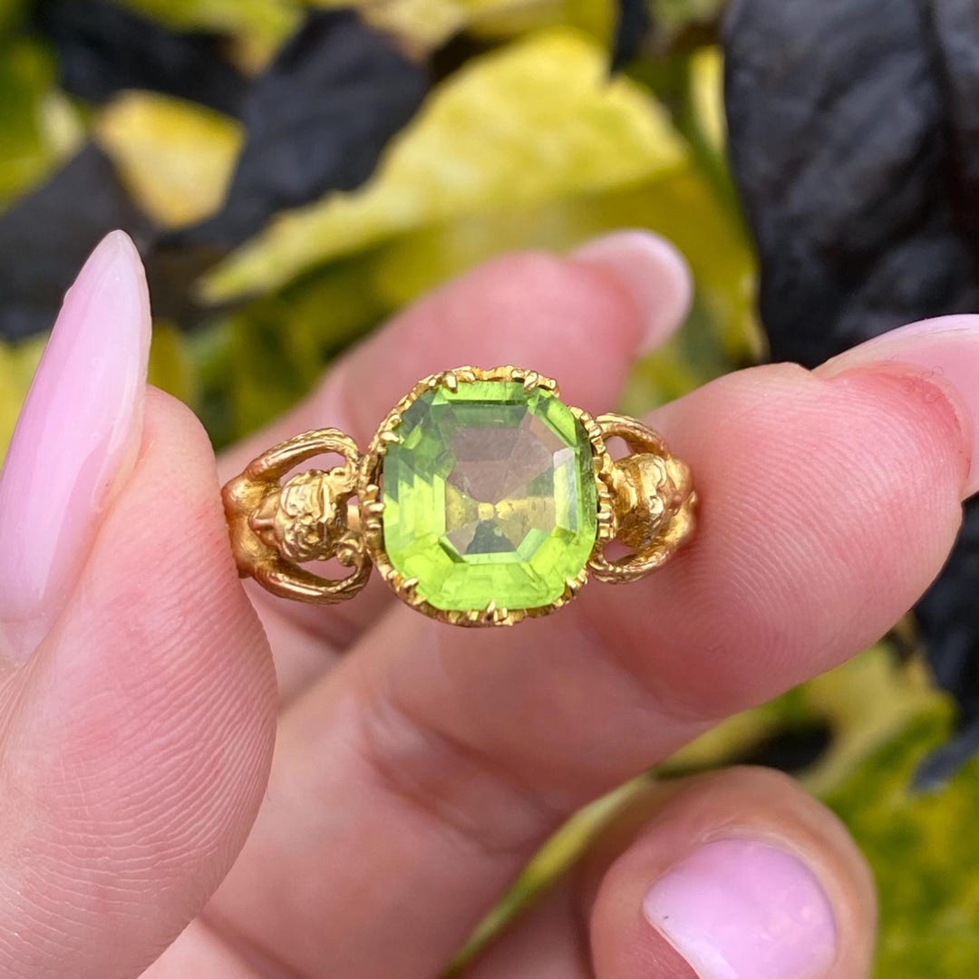 Art Nouveau 18k Gold Peridot Ring, Winged Maidens Supporting Gemstone ...