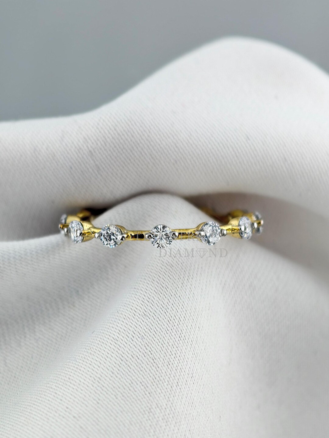 Round Cut Bubble Band Wedding Ring / Lab Grown Diamond Engagement Ring ...