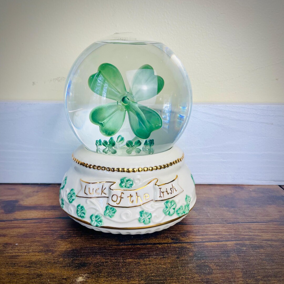 Vintage Irish Shamrock Snow Globe: Musical St Patricks Day Decor - Etsy