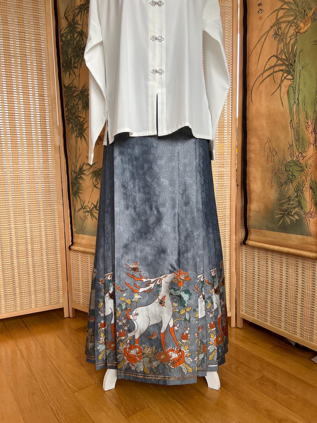 Holiday, Chinese Ma Mian Skirt, Ming Dynasty, Horse Face Dress, Women ...