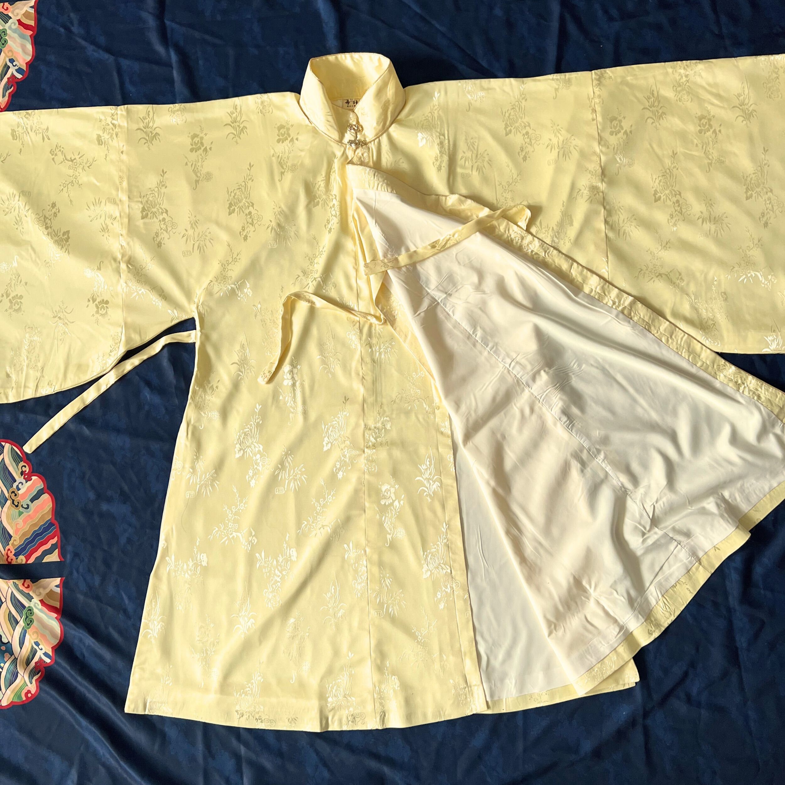 Chinese Hanfu Shirt, Yunjian Collar, Embroidered Cloud Shoulder ...
