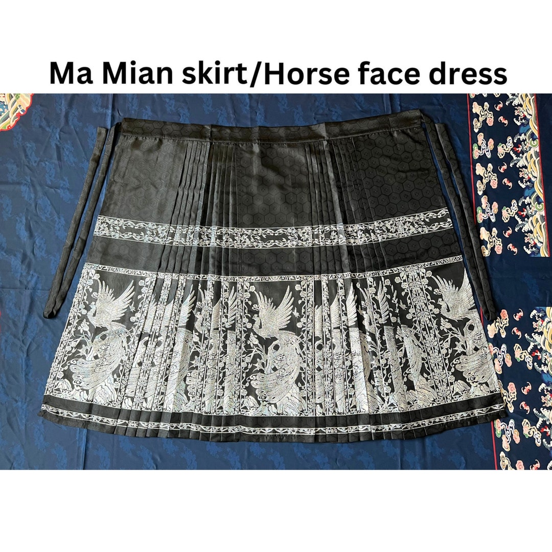 On Sale, Chinese Traditional Hanfu, Ming Dynasty, Ma Mian Skirt, Black ...