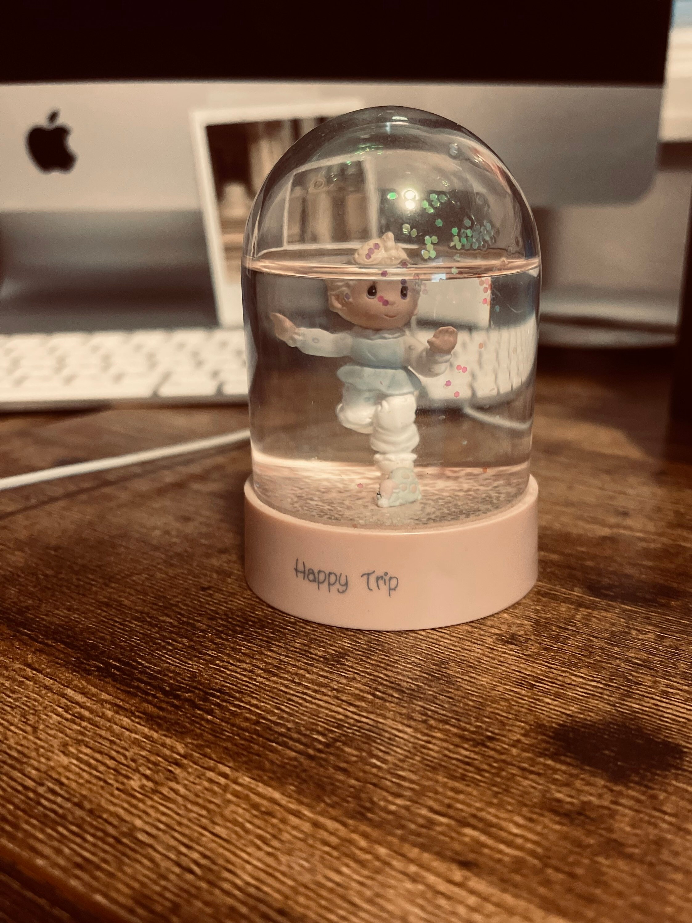 1989 Vintage Snow Globe - Etsy