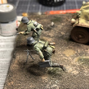 1/35 German Halftrack Diorama With Figures - Etsy