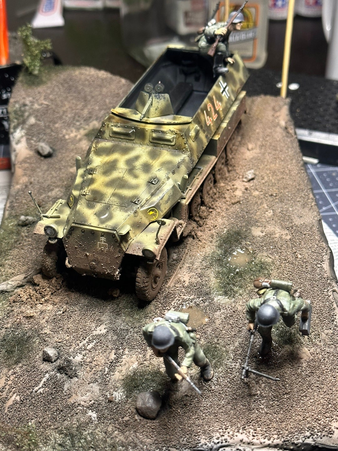 1/35 German Halftrack Diorama With Figures - Etsy
