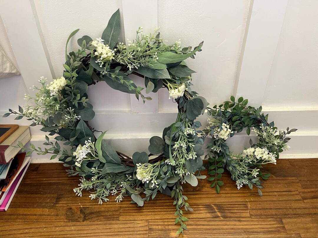 20" Cream and Green Artificial Wreath - Etsy
