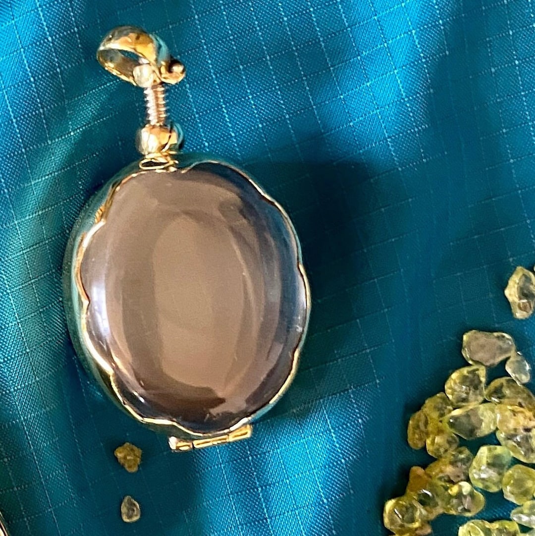 Crystals Necklace Holder Oval Gold Locket for Birthstones and Keepsakes ...