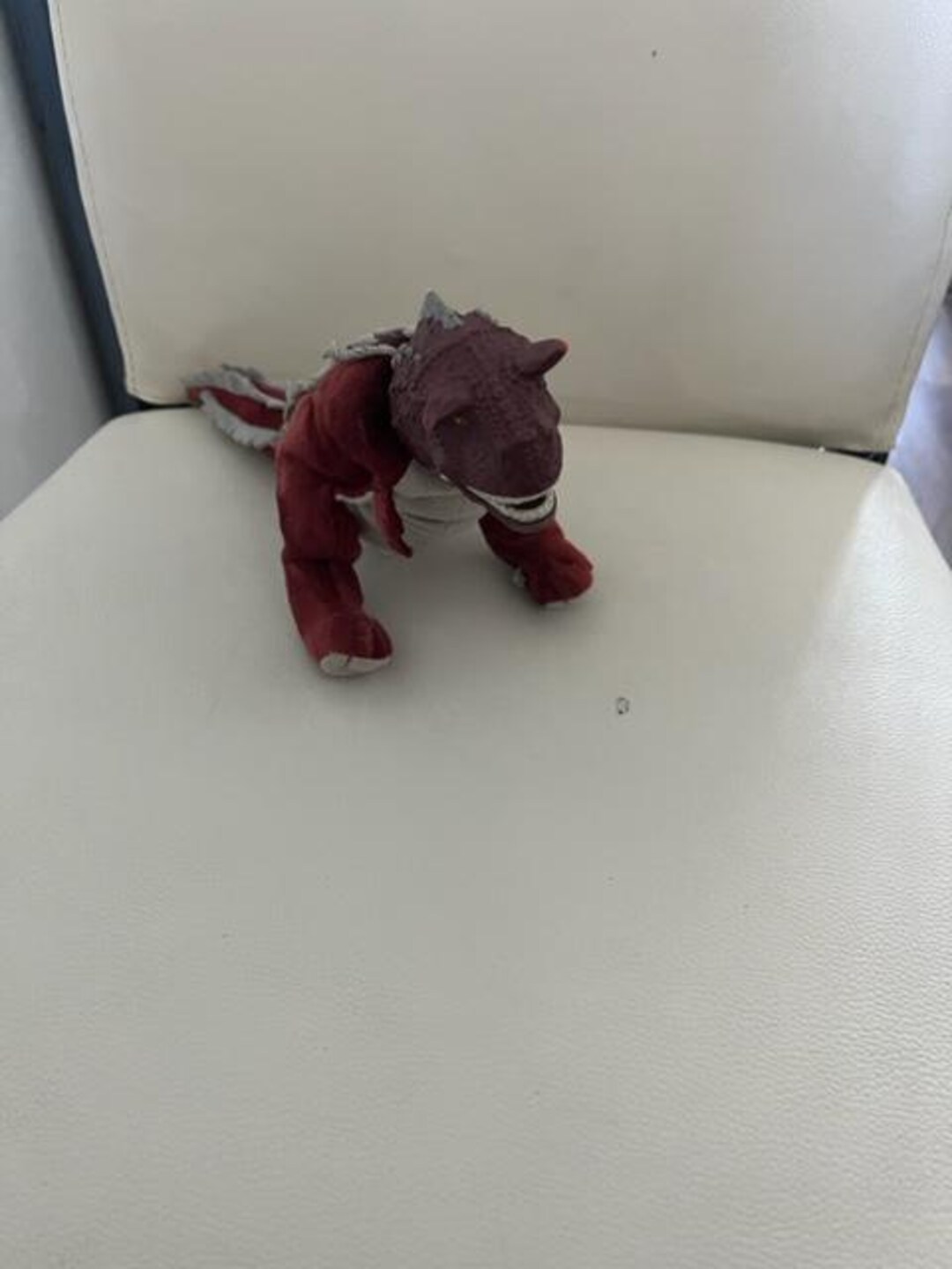 Vintage Carnotaurus Disney Ride Dinosaur Comes From a Smoke Free Home ...