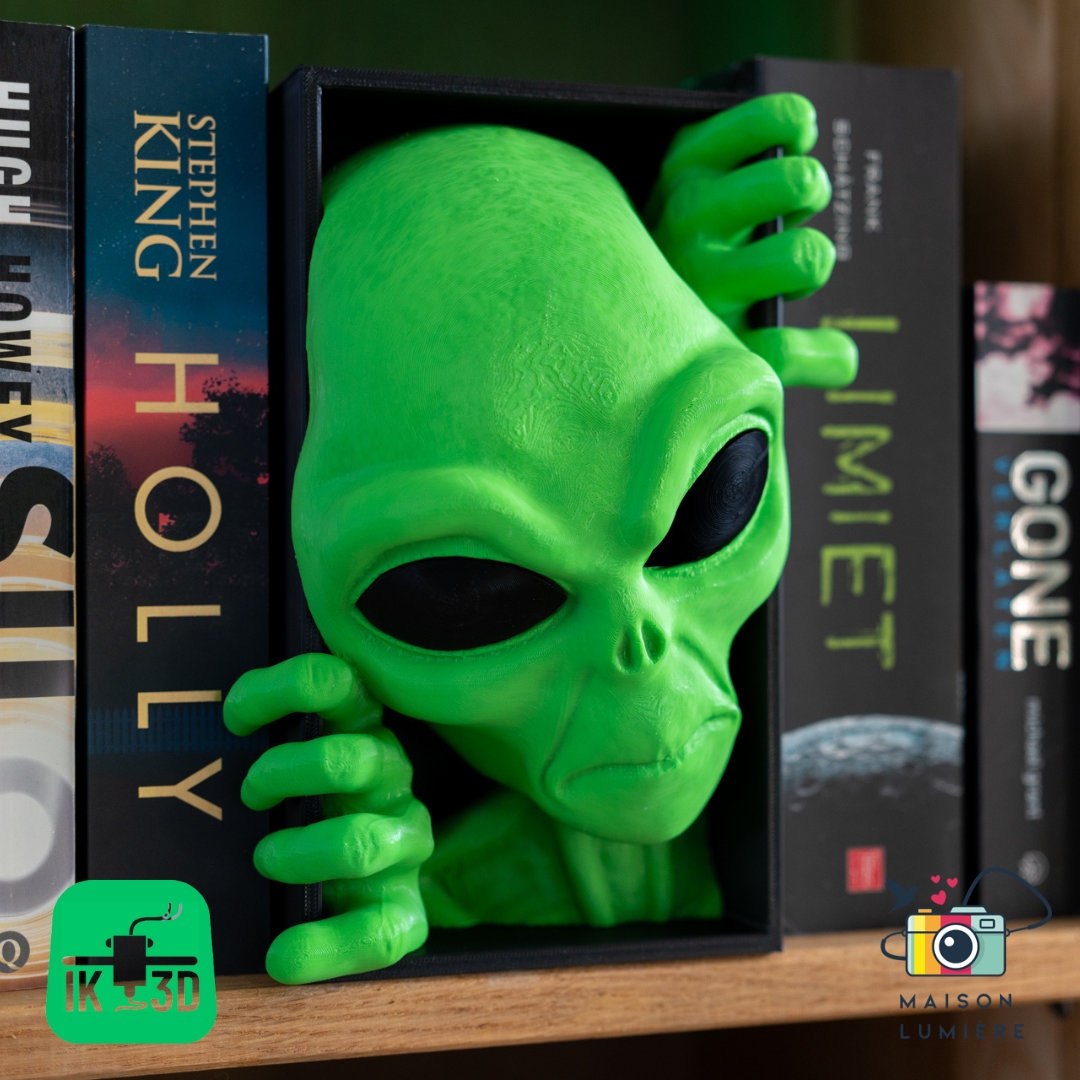 Alien Book Nook Shelf Insert Detailed Sci-fi Design & Decor, Perfect ...