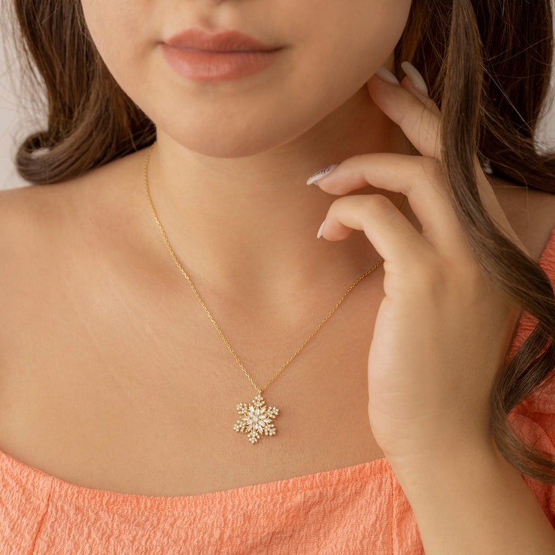Snowflake Necklace - Etsy