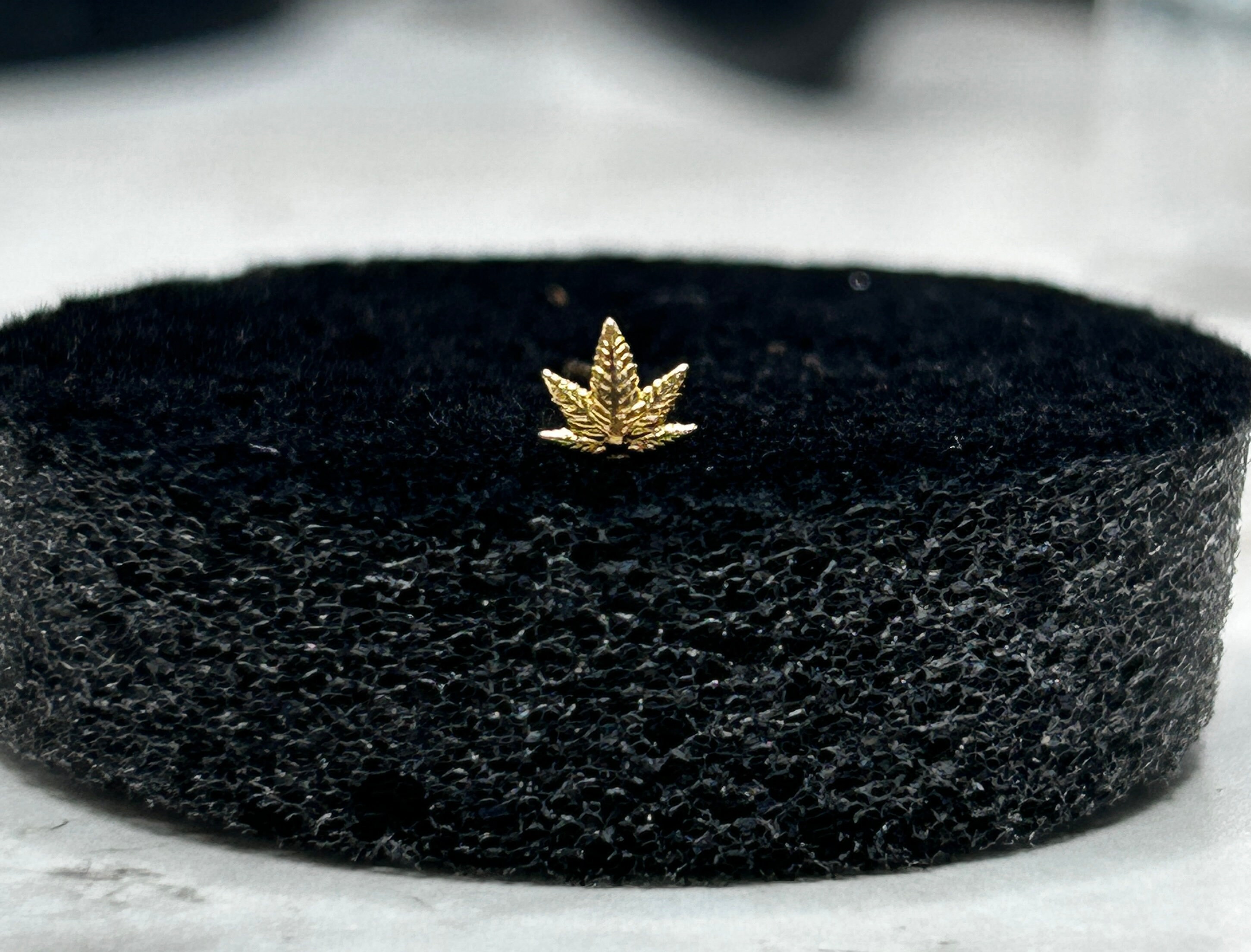 14K Gold Nose Bone weed Leaf - Etsy