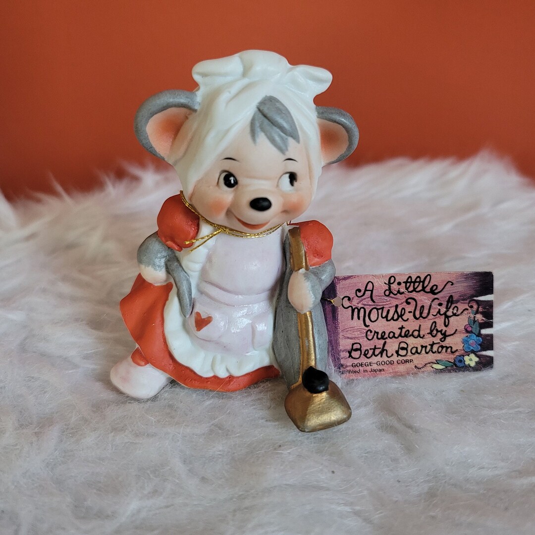 Vintage Kitschy Anthropomorphic Mouse-wife Vacuuming Mouse - Etsy