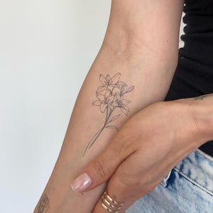 Lily Bouquet Temporary Tattoo (set of 2) - Etsy