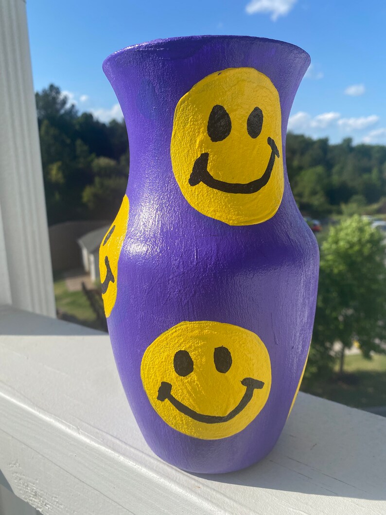 Smiley Face Vase || Hand Painted Vase || Purple Vase || Aesthetic Vase ...
