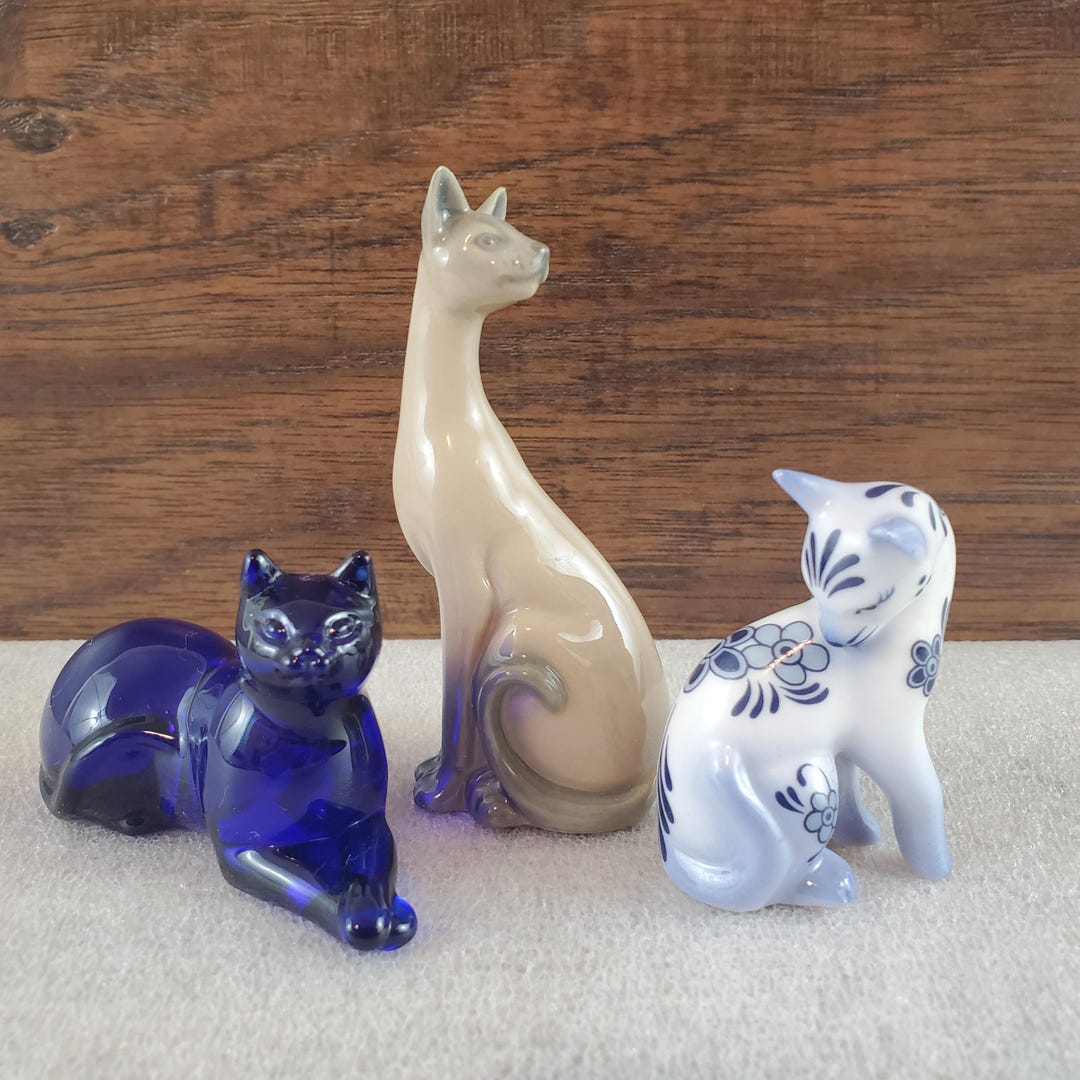 3 Small Curio Cabinet Cats ~ Franklin Mint ~ Cobalt, Delft and Siamese ...
