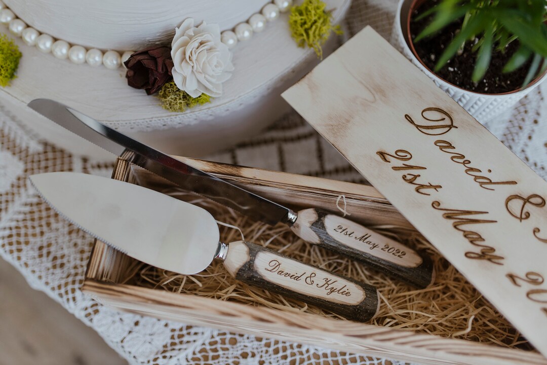 Rustic Cake Server, Beautiful Wedding Cake Set, Dark Wood Personalized ...