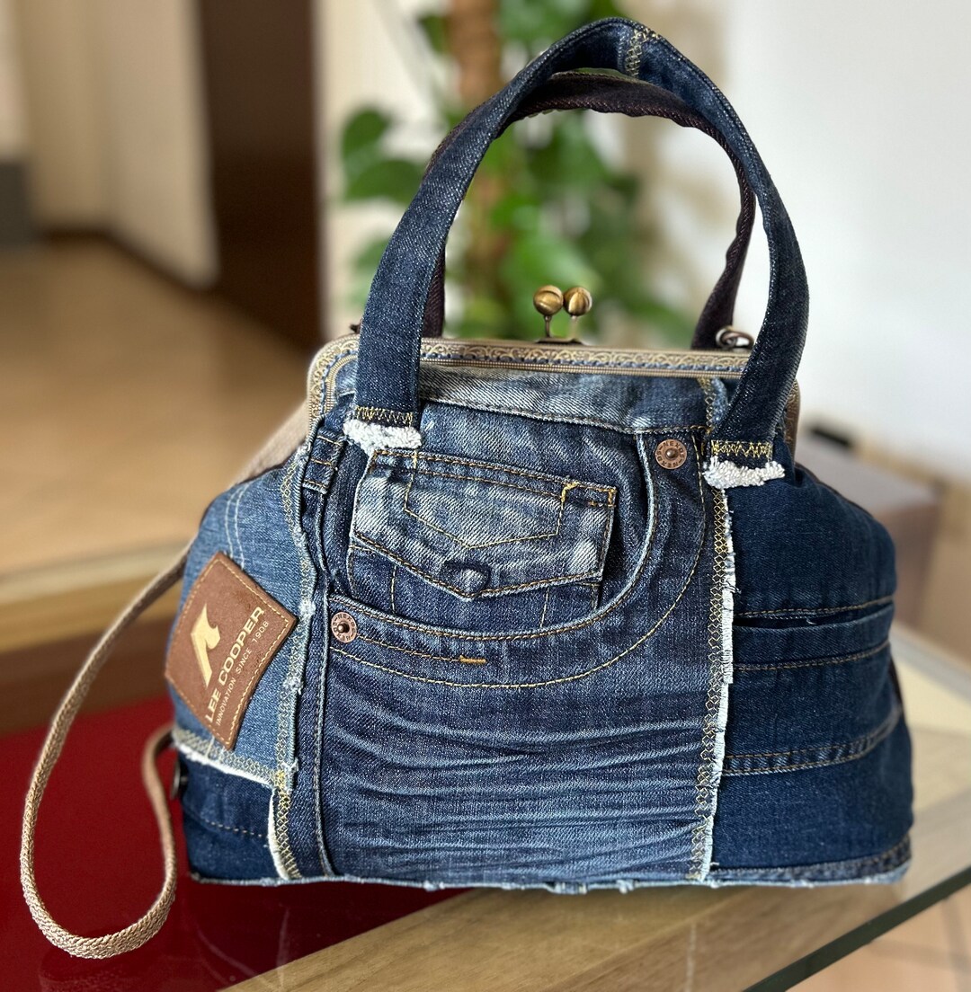 Shoulder Bag in Denomination, Bag With Handles, Bag With Clip Closure ...