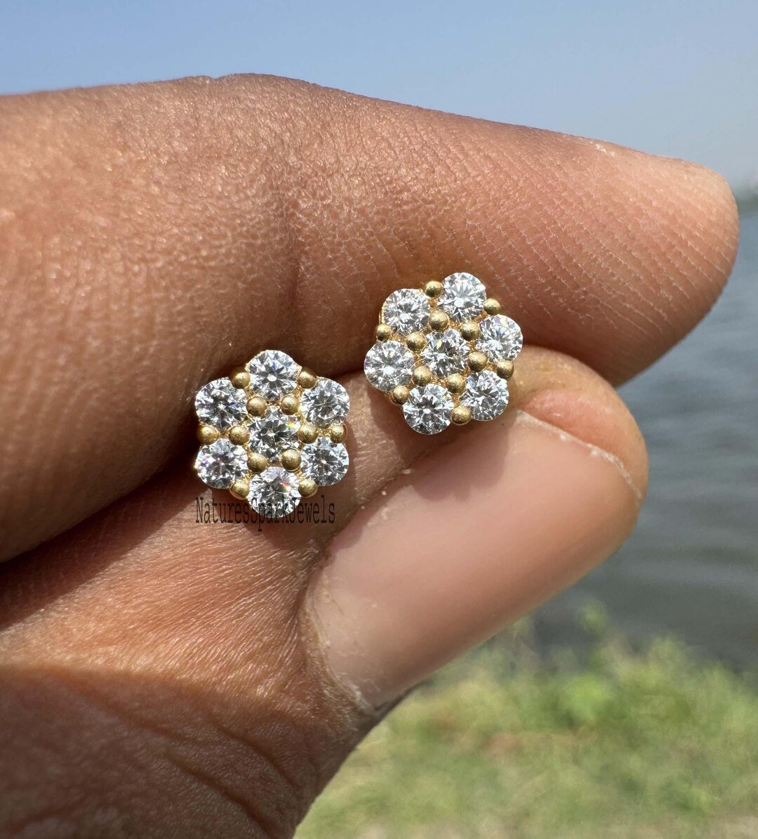 Diamond 14K Solid Gold Stud Daisy Flower Diamond Nose Stud 7 Diamond ...