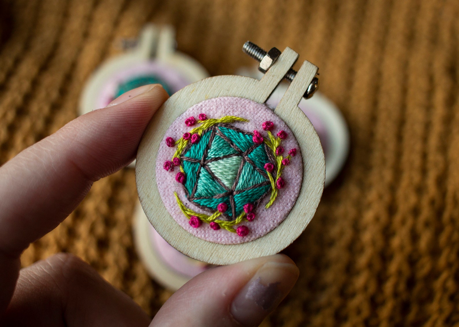 Mini Floral D20 Embroidery Hoops - Etsy