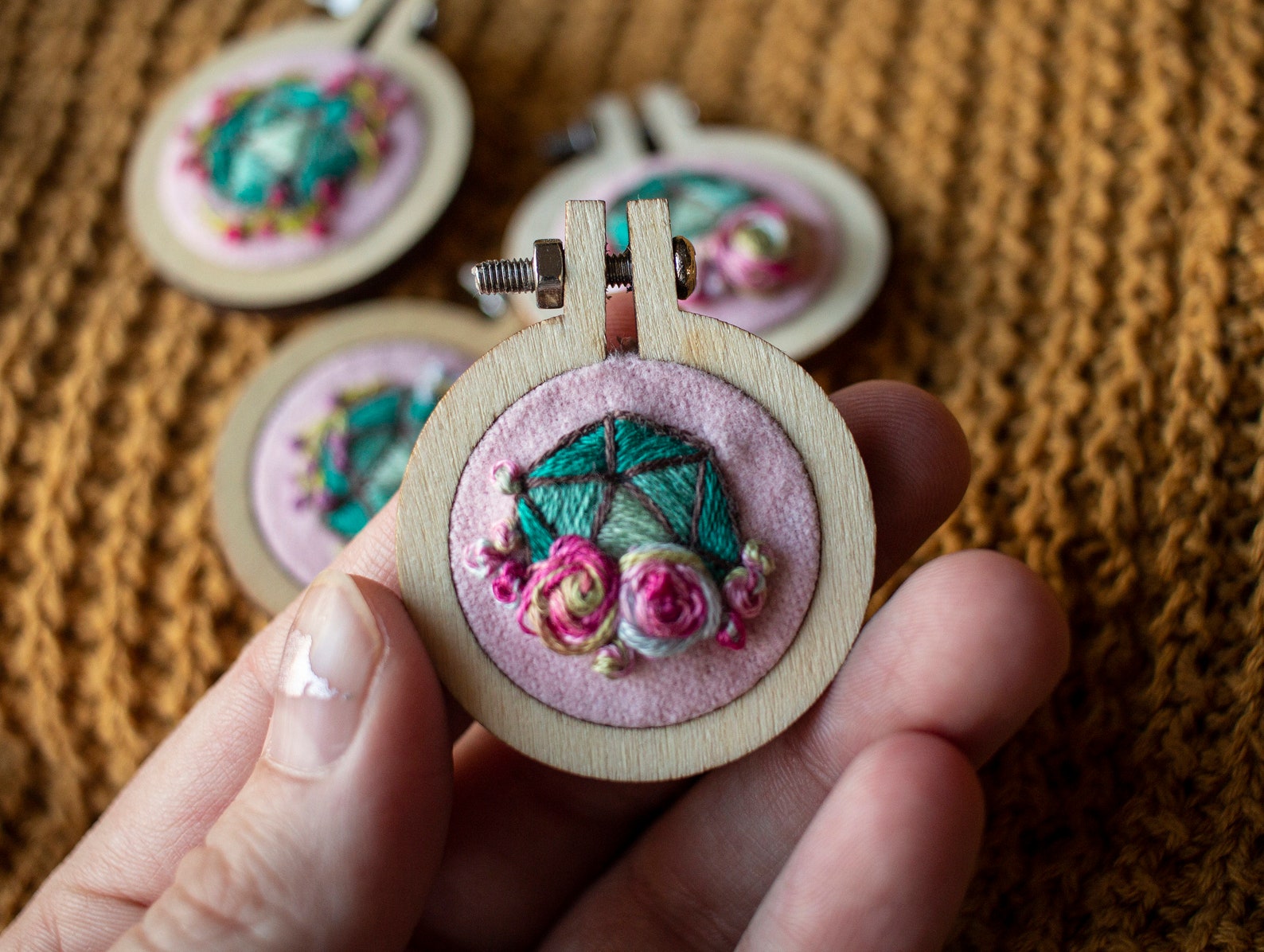 Mini Floral D20 Embroidery Hoops - Etsy