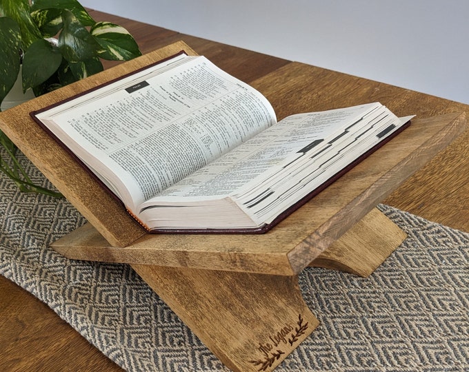 Carved Vintage Wooden Book Stand Display Book Pedestal Cookbook Stand ...