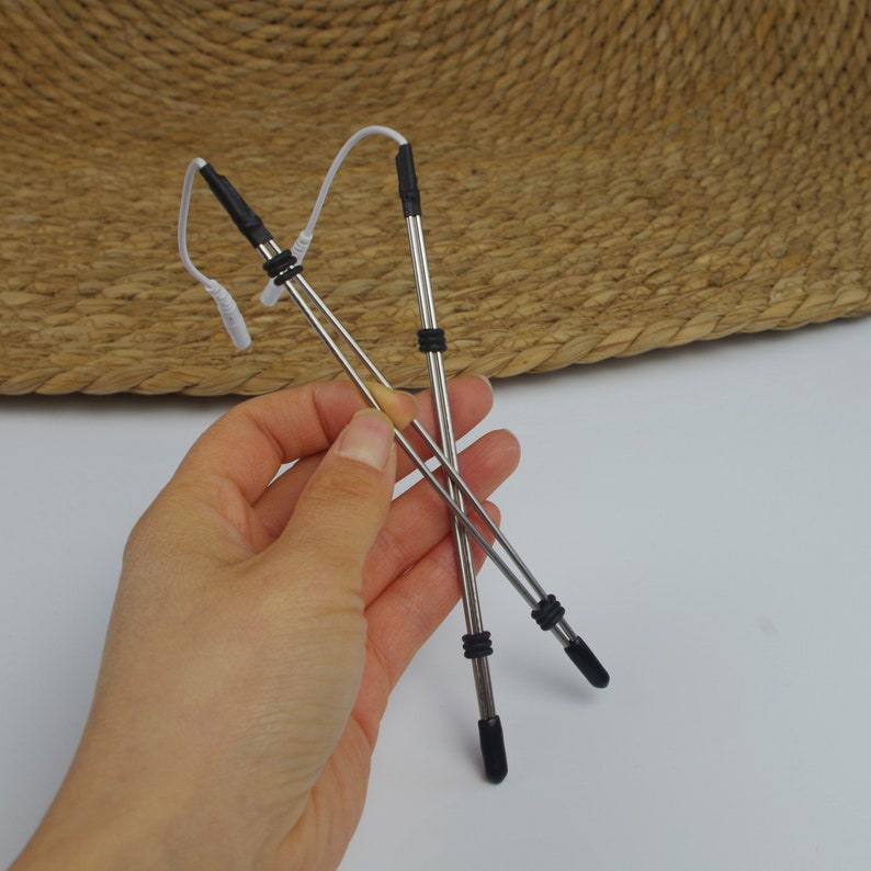 E Stim Clitoris Clamps Electro Play Sex Gear Tongues Massage Labia