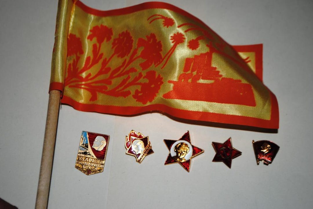 Soviet Red Flag USSR Flag Small Flag Revolutionary Aurora Images Bonus ...