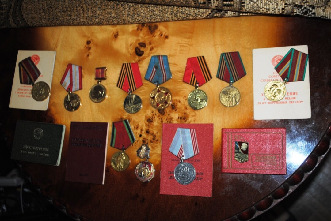 Soviet Vintage Badges, Badges Set USSR Soviet Union Bonus Several ...