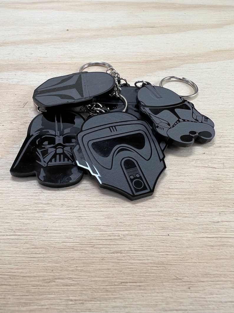 Star Wars Keyrings/keychains Darth Vader Madalorian Storm Trooper Clone ...