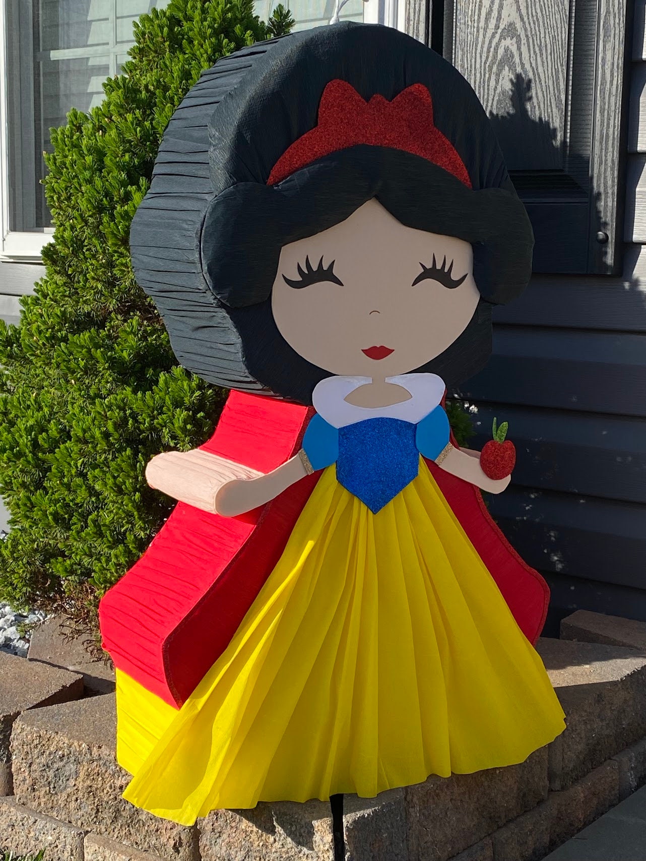 Princess S White (inspired Piñata( - Etsy