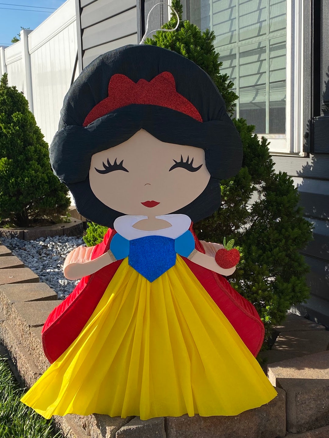 Princess S White (inspired Piñata( - Etsy