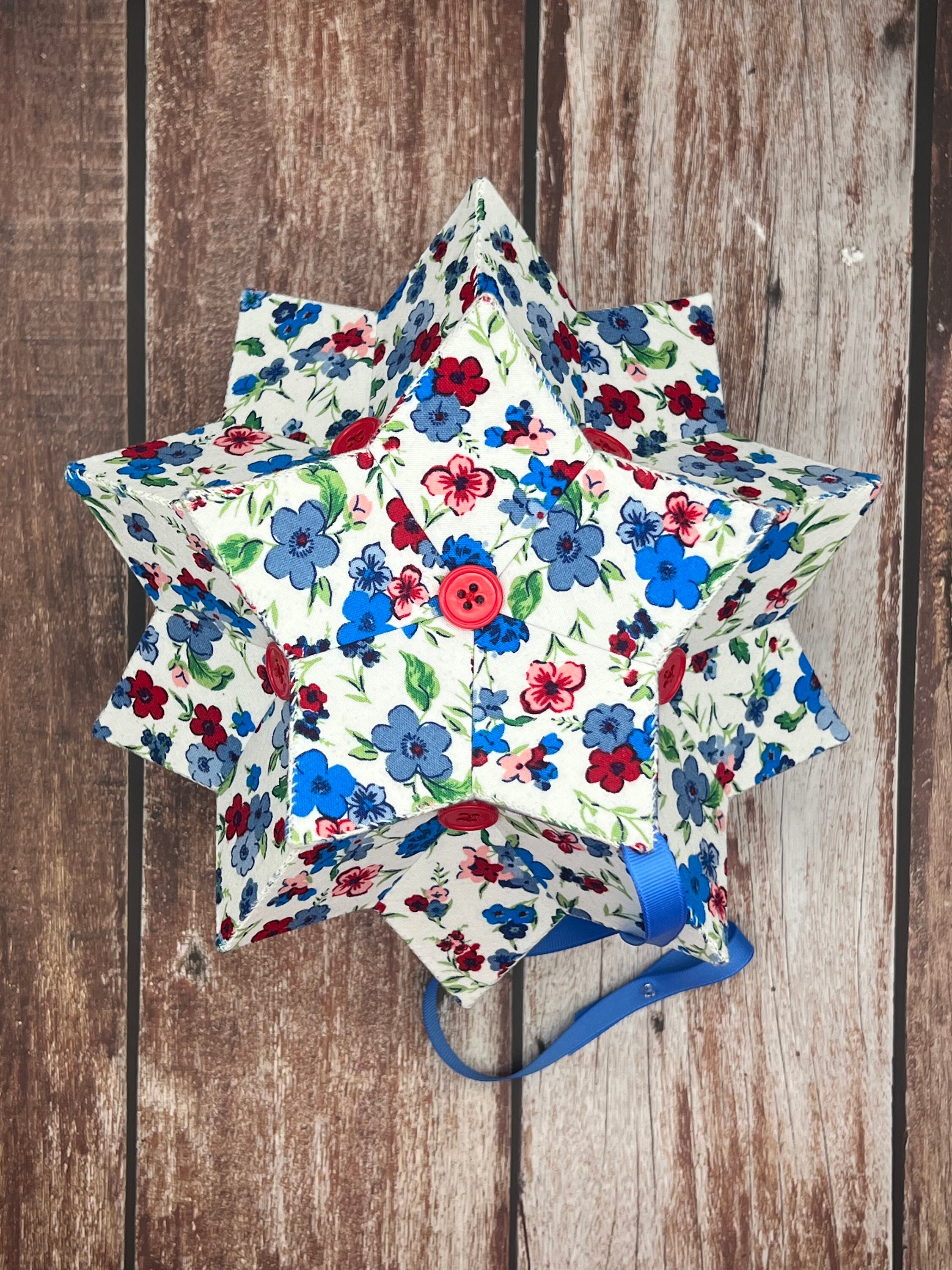 Hanging Moravian Star // Star of Happiness Handmade - Etsy
