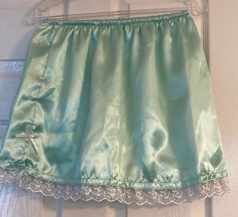 Silky Satin Short Pastel Green Colour Slip/petticoat Half Slip,mini ...
