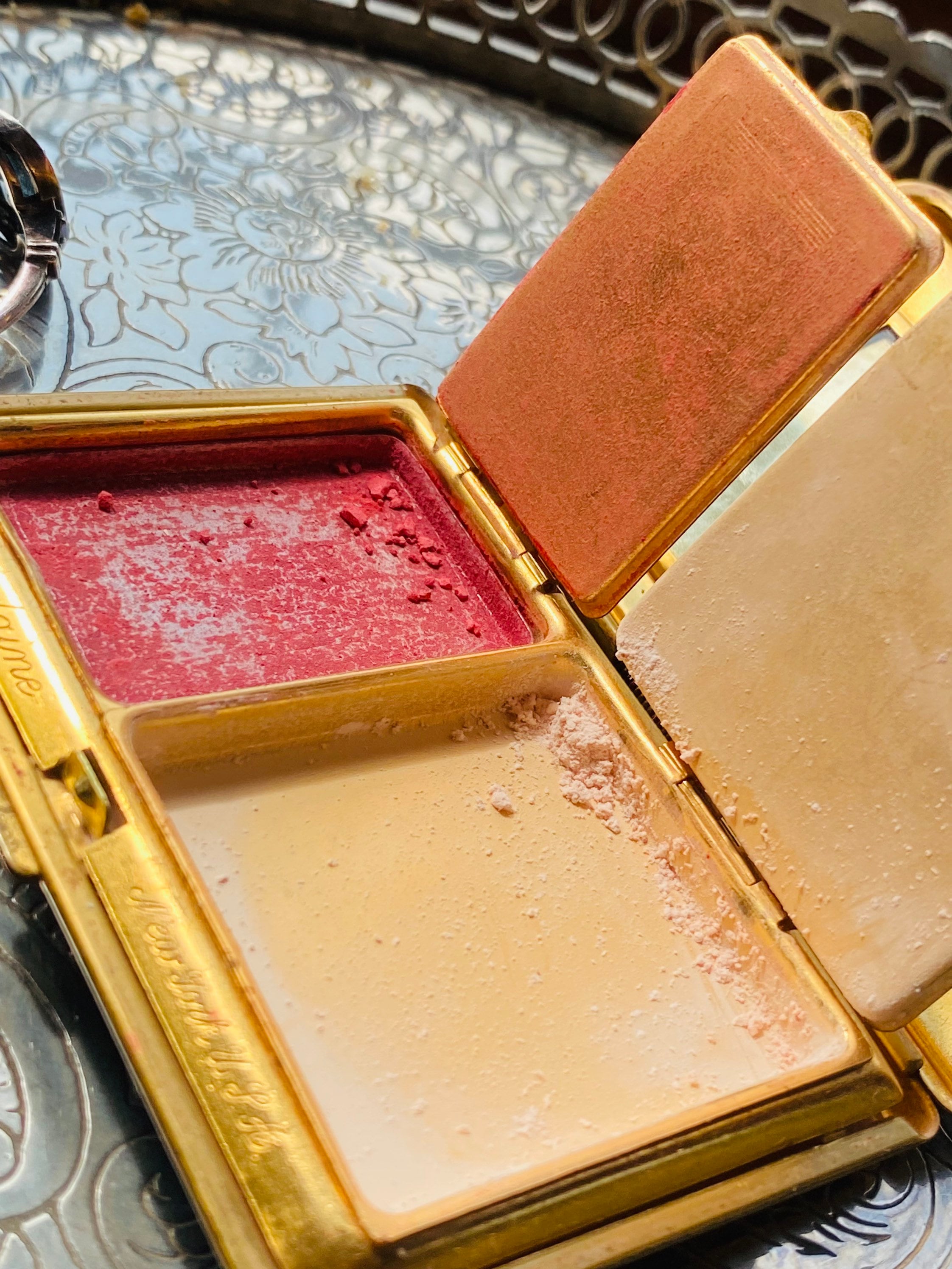 Lovely Unique Tiny Mondaine Art Deco Vintage Powder Compact Powder ...