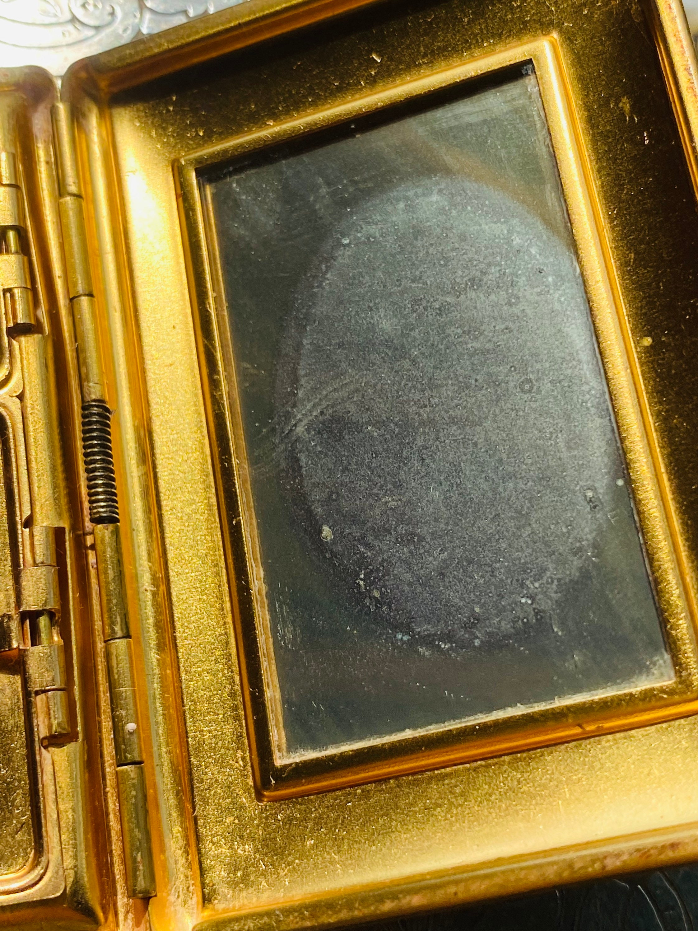 Lovely Unique Tiny Mondaine Art Deco Vintage Powder Compact Powder ...