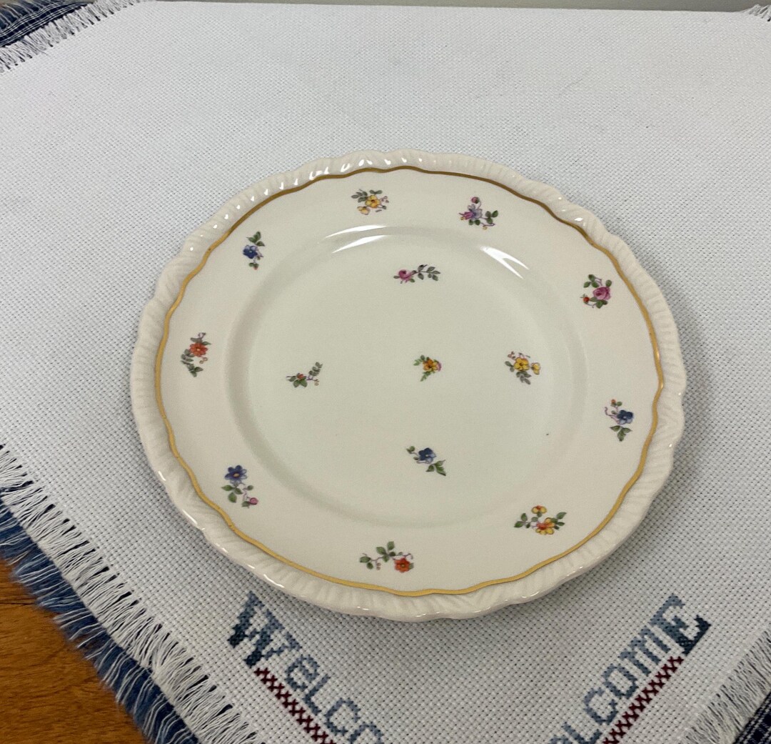 Vintage Warwick China AB-514 8 Plate With Small Flowers - Etsy