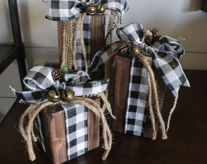 Rustic Stained Wood Christmas Box Present With Buffalo Black and White ...