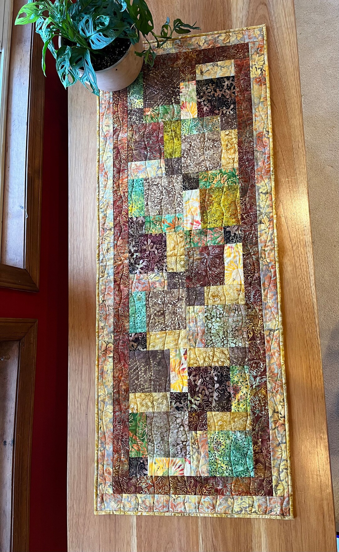 Quilted Table Runner/table Topper/housewarming Gift - Etsy